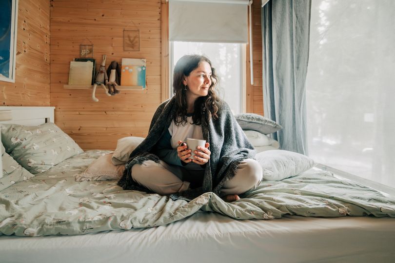 UKHSA warns not to do key thing for more than an hour amid cold snap