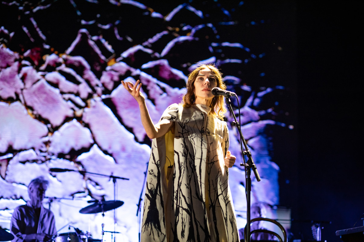 '90s indie rock icon announces new album after two-year tour