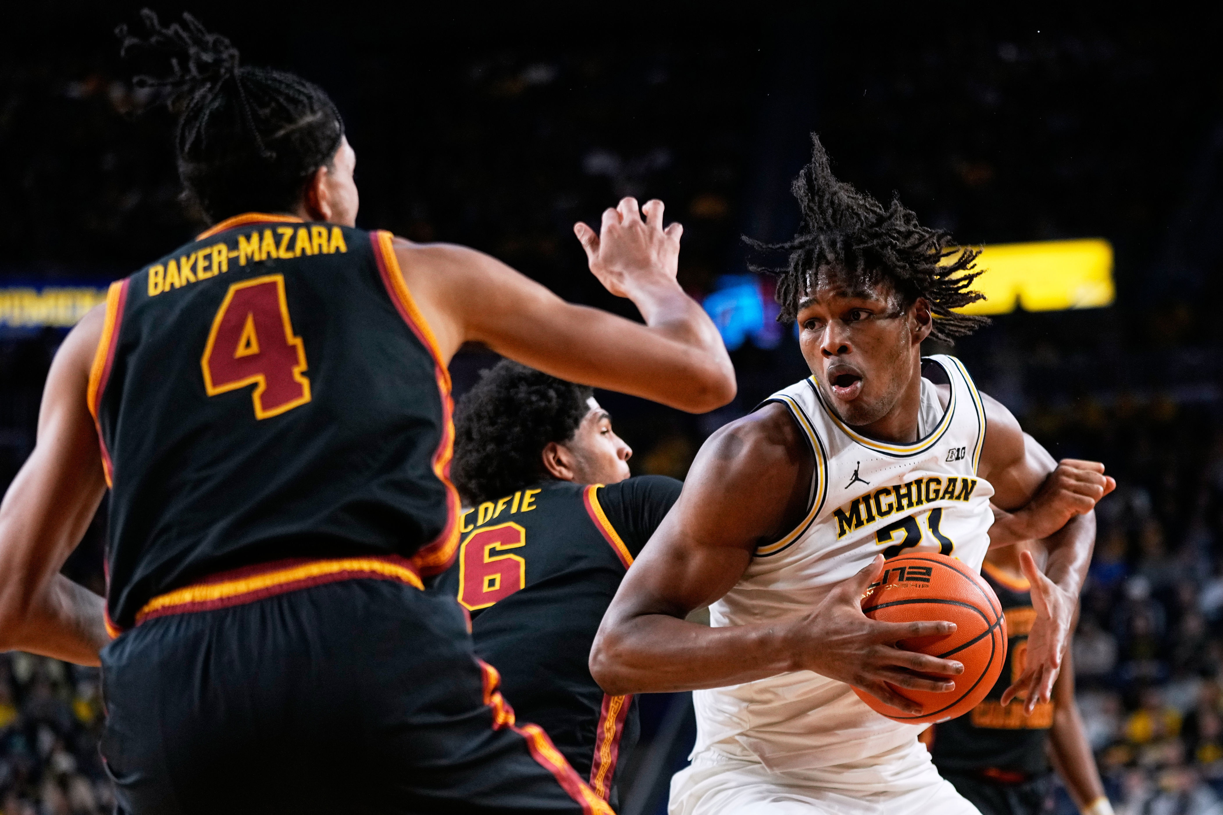 Morez Johnson Jr. scores career-high 29 points in No. 2 Michigan's 96 ...