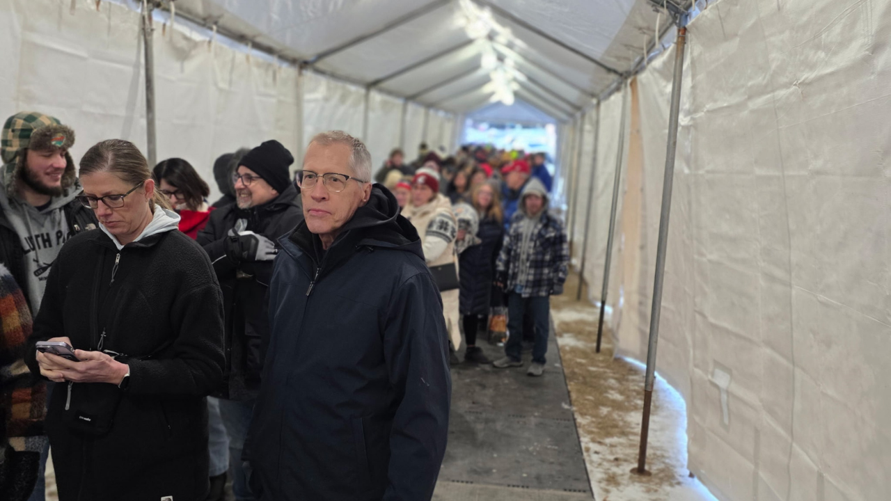US Olympic speed skating trials return to Wisconsin, drawing excited crowds