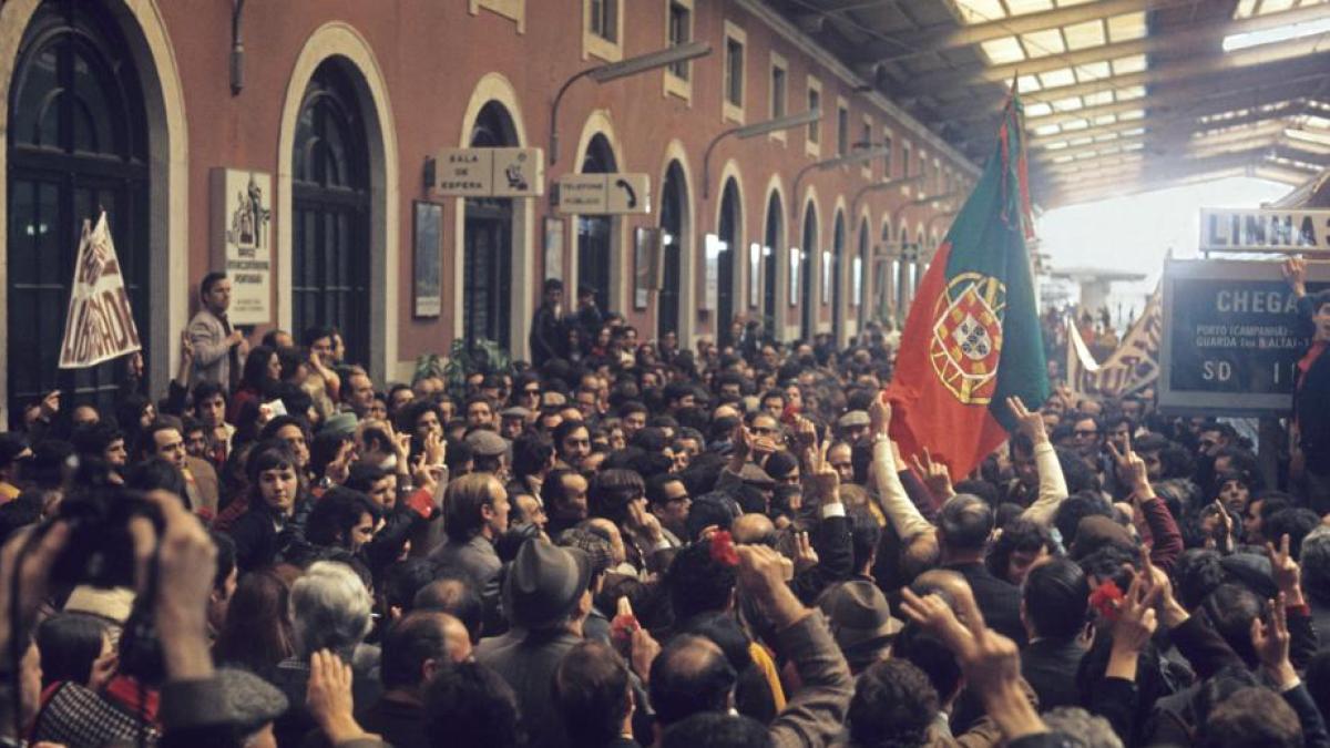 Lo que vino después de los claveles