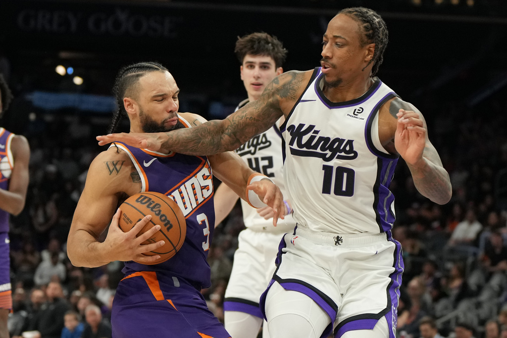 Booker scores 20 in 1st quarter, finishes with 33 as Suns rout Kings ...