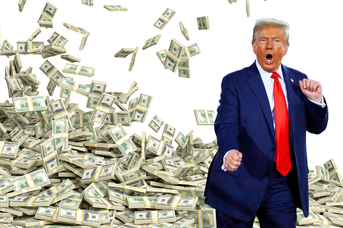 Trump is reportedly swimming in money as wealthy donors line up to pay ...