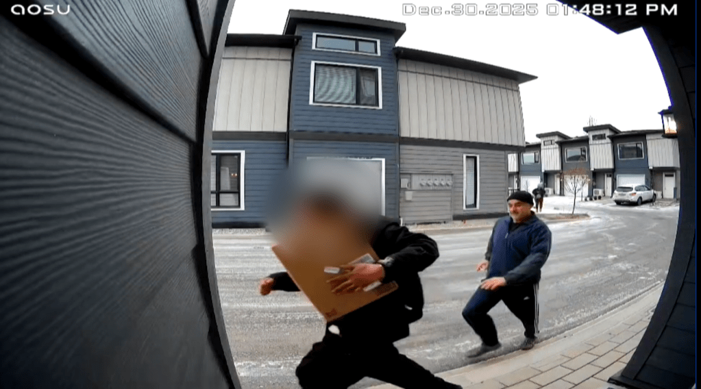 Kelowna handyman chases down attempted package thief