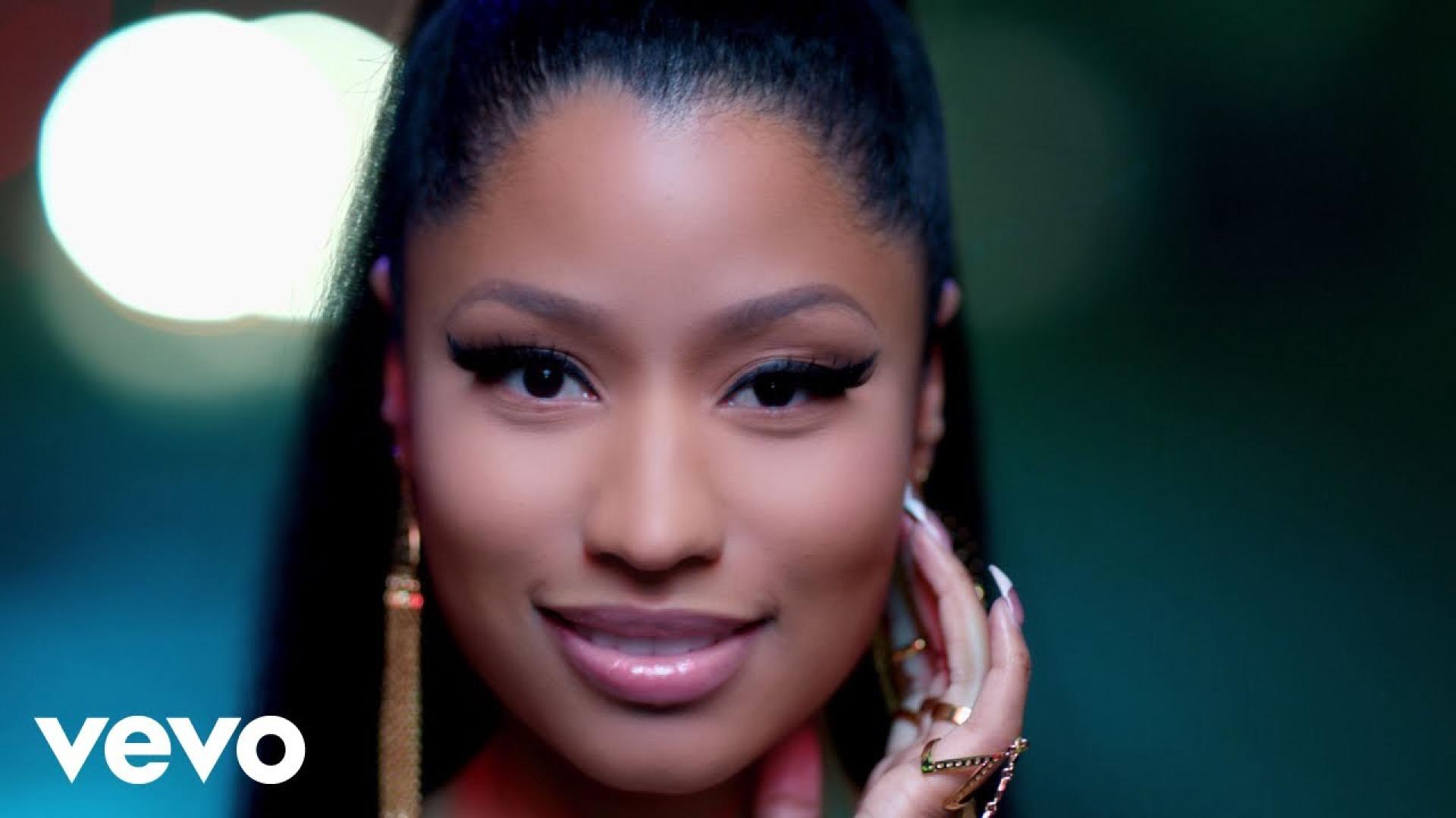 Nicki Minaj music faces boos, dancing stops in clubs
