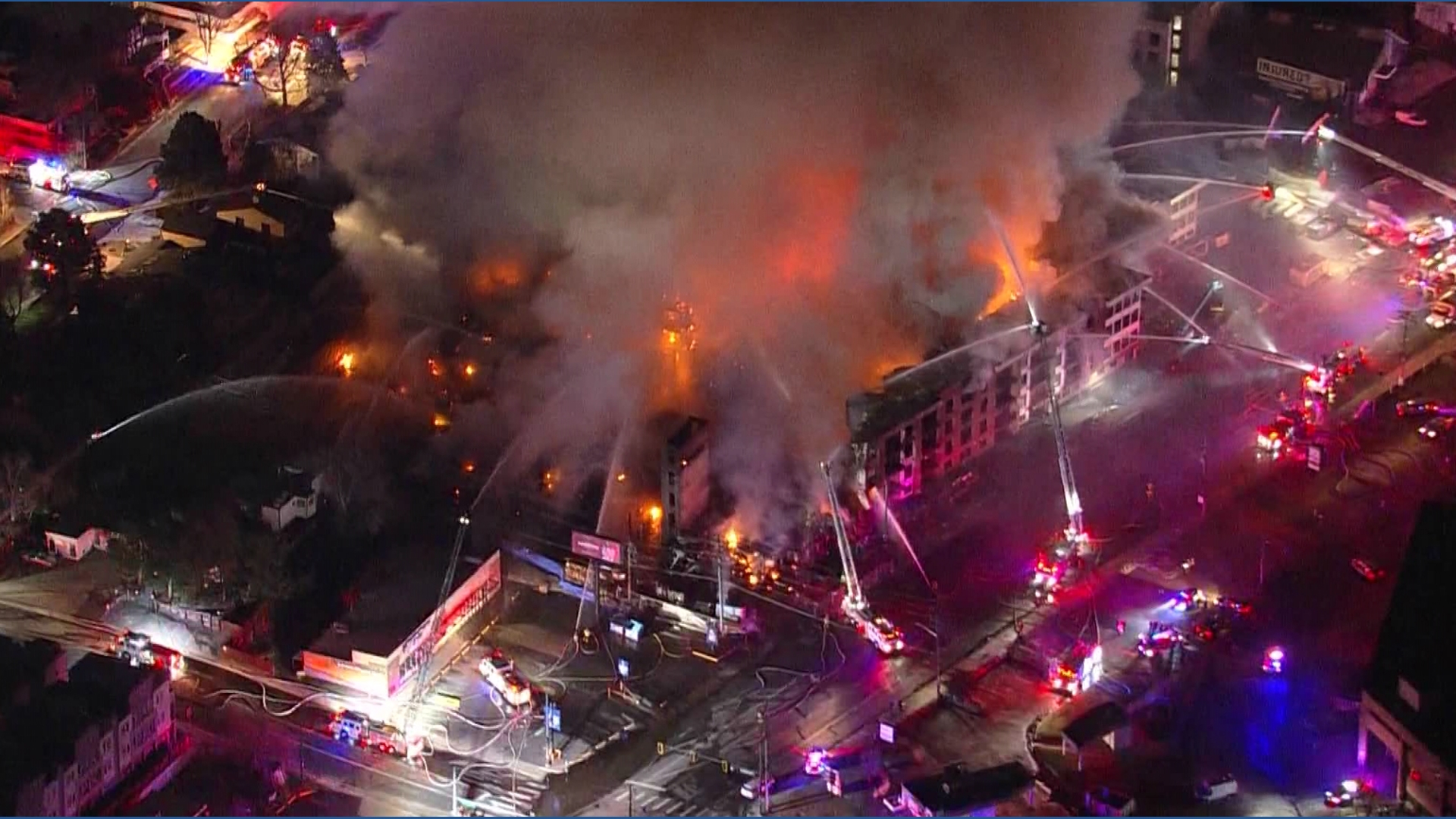 RAW: Sky9 flies over large fire at Denver construction site