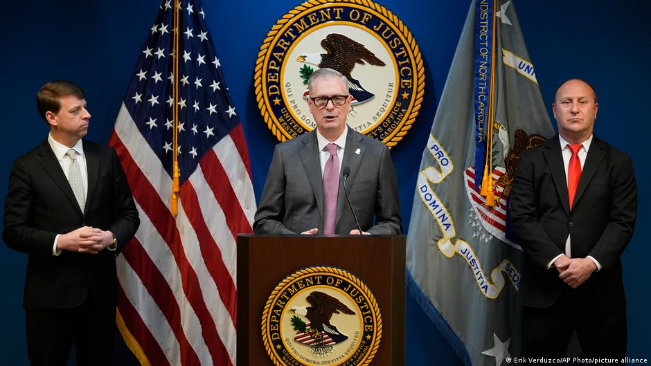 US: FBI arrests man over alleged NYE attack plot