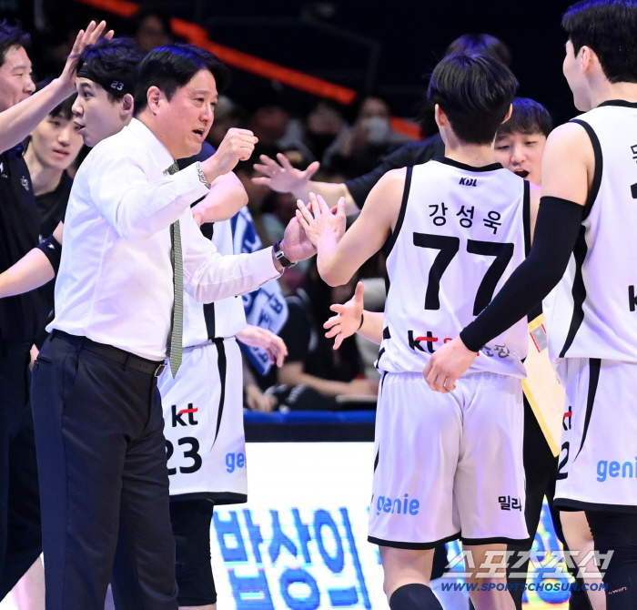Director Moon Kyung-eun greets Kang Sung-wook, 3 points parade is good!