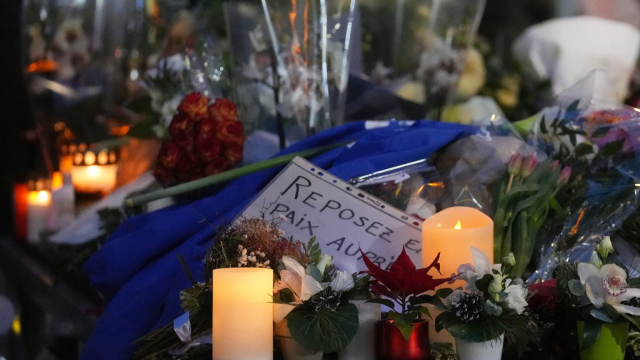 Μήνυση κατά του Charlie Hebdo για ένα σκίτσο που σατίριζε την τραγωδία ...