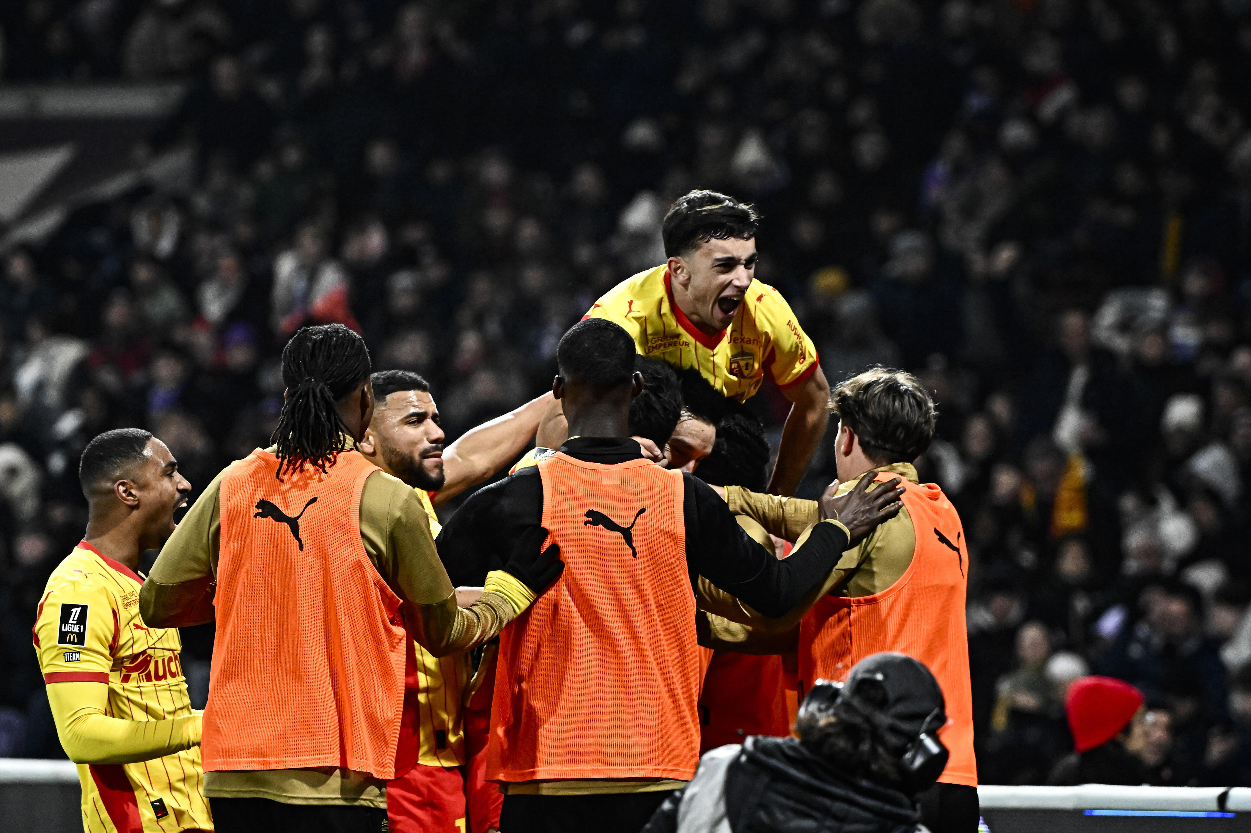 Najaarskampioen Lens wint zeven keer op rij maar vreest voor 2002-scenario