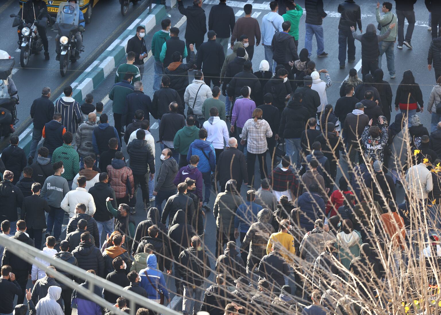 Death toll rises to at least 10 in Iran protests