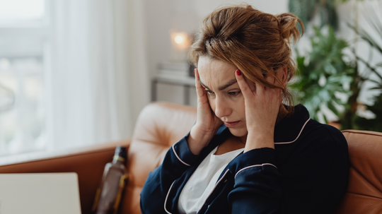 Why people stay in relationships even when they’re unhappy, according ...