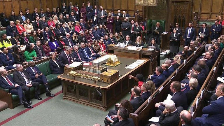 Keir Starmer urged to dissolve Parliament as thousands sign petition ...