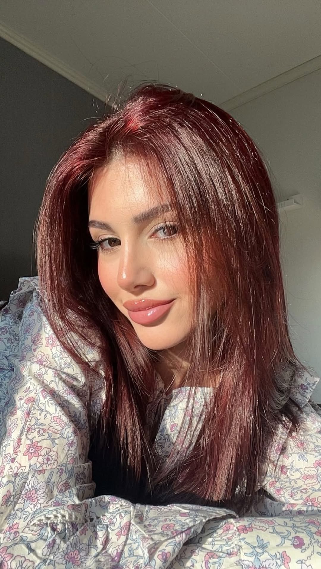 Tell me, do you prefer gloss or matte? 🌸