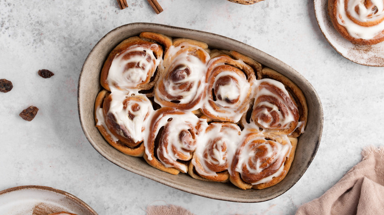 Chefs weigh in on mistakes everyone makes when baking homemade cinnamon ...