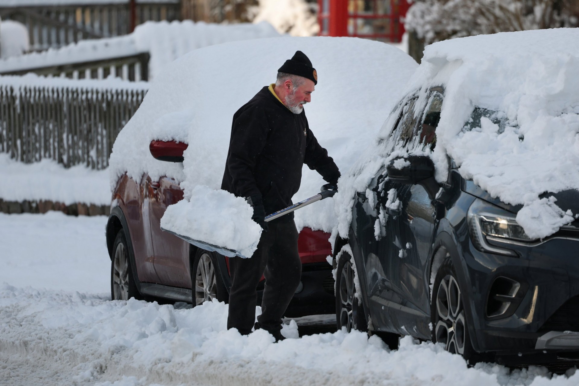 Snow hits Scotland as Met Office issues new warnings