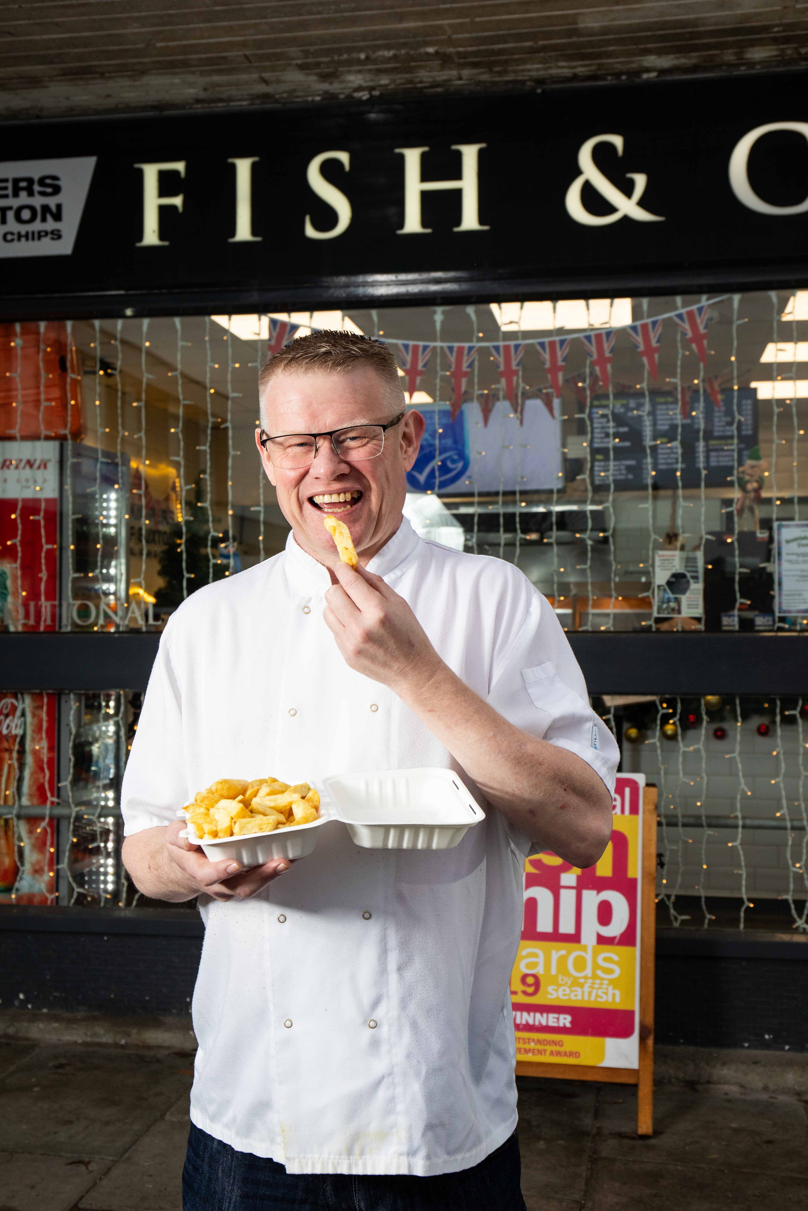 I love a chippy! 21 mouth-watering pics of beloved fish & chip shop ...