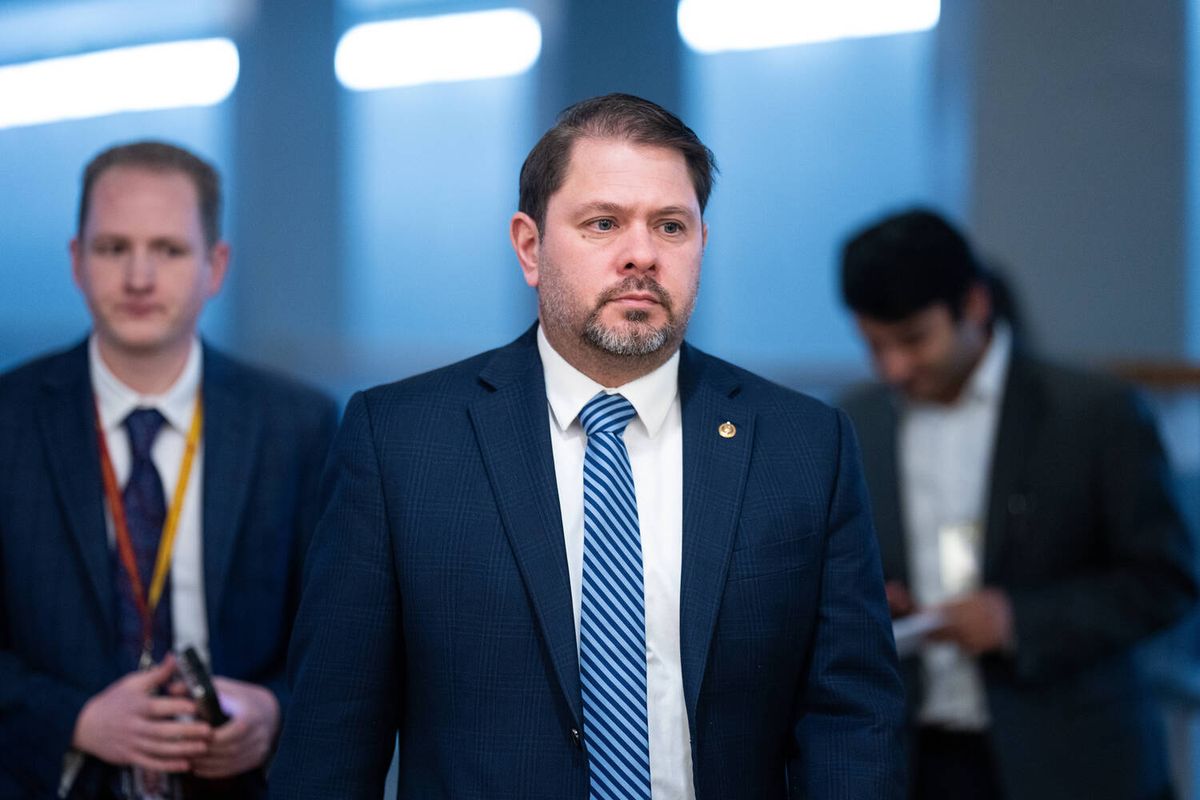 „Dieser Krieg ist illegal“: US-Senatoren kritisieren Angriff auf ...