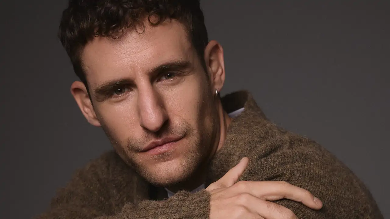 Hablamos con Enrique Fortún tras dejar su papel de Lope en 'La promesa'