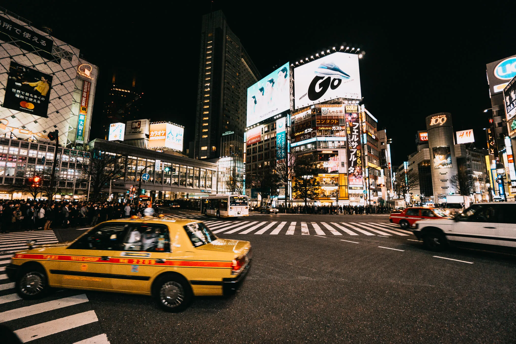 Trein of auto in Japan? De Japan Rail Pass vs. een auto huren in 2026