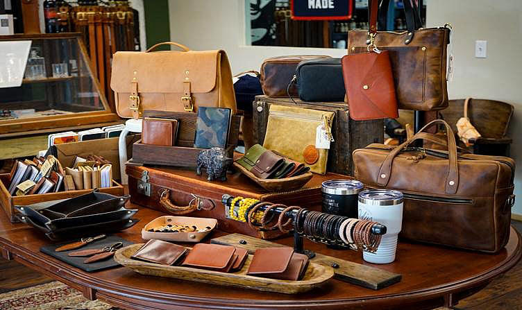 7 gifts to never include in a wedding hamper for in-laws