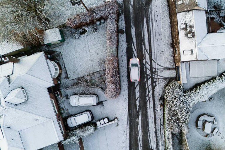 Critical weather alert issued by Met Office as huge snow dump expected ...