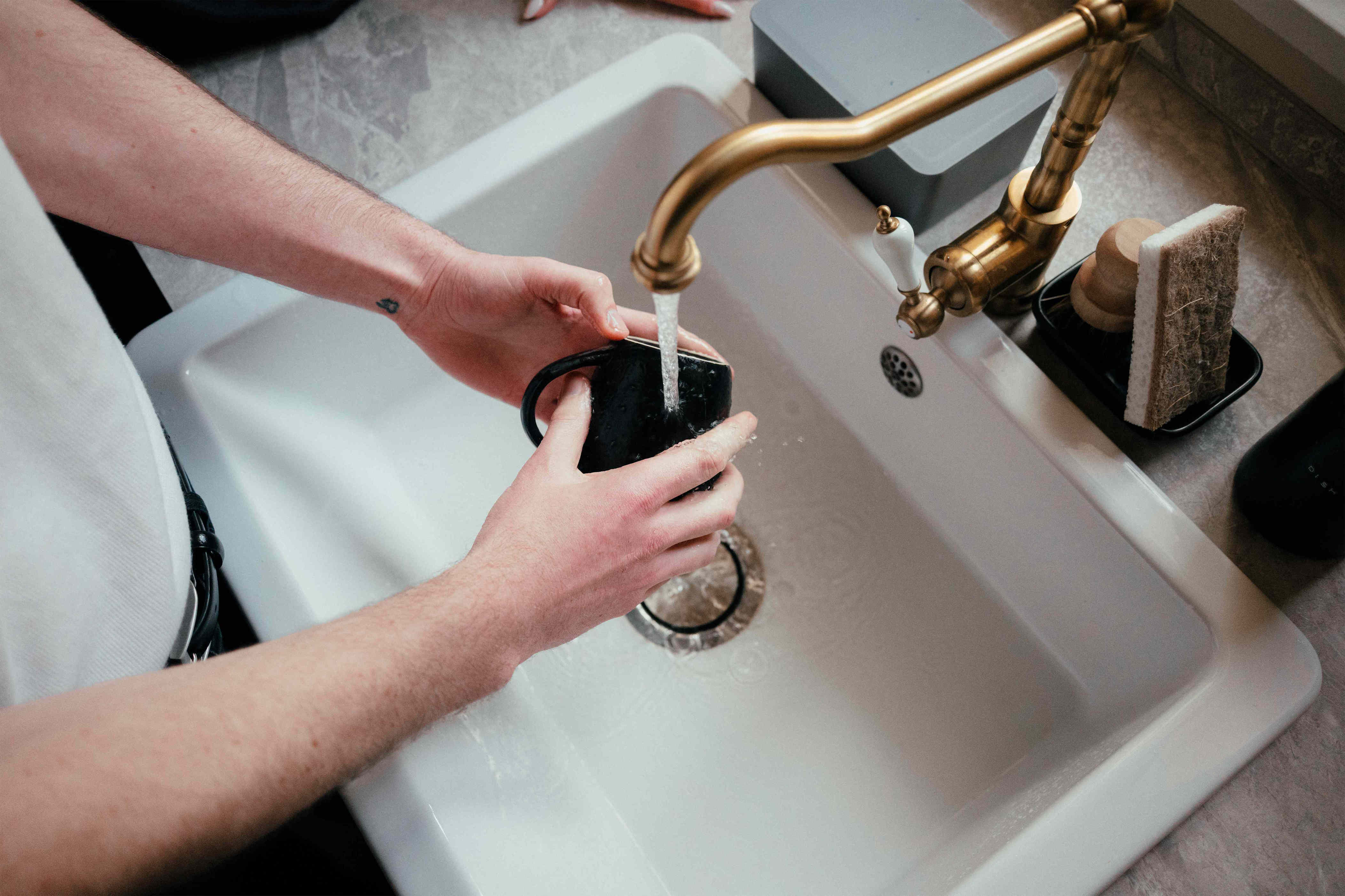 OXO makes 'the best sink caddy ever,' and it's the ticket to mold-free ...