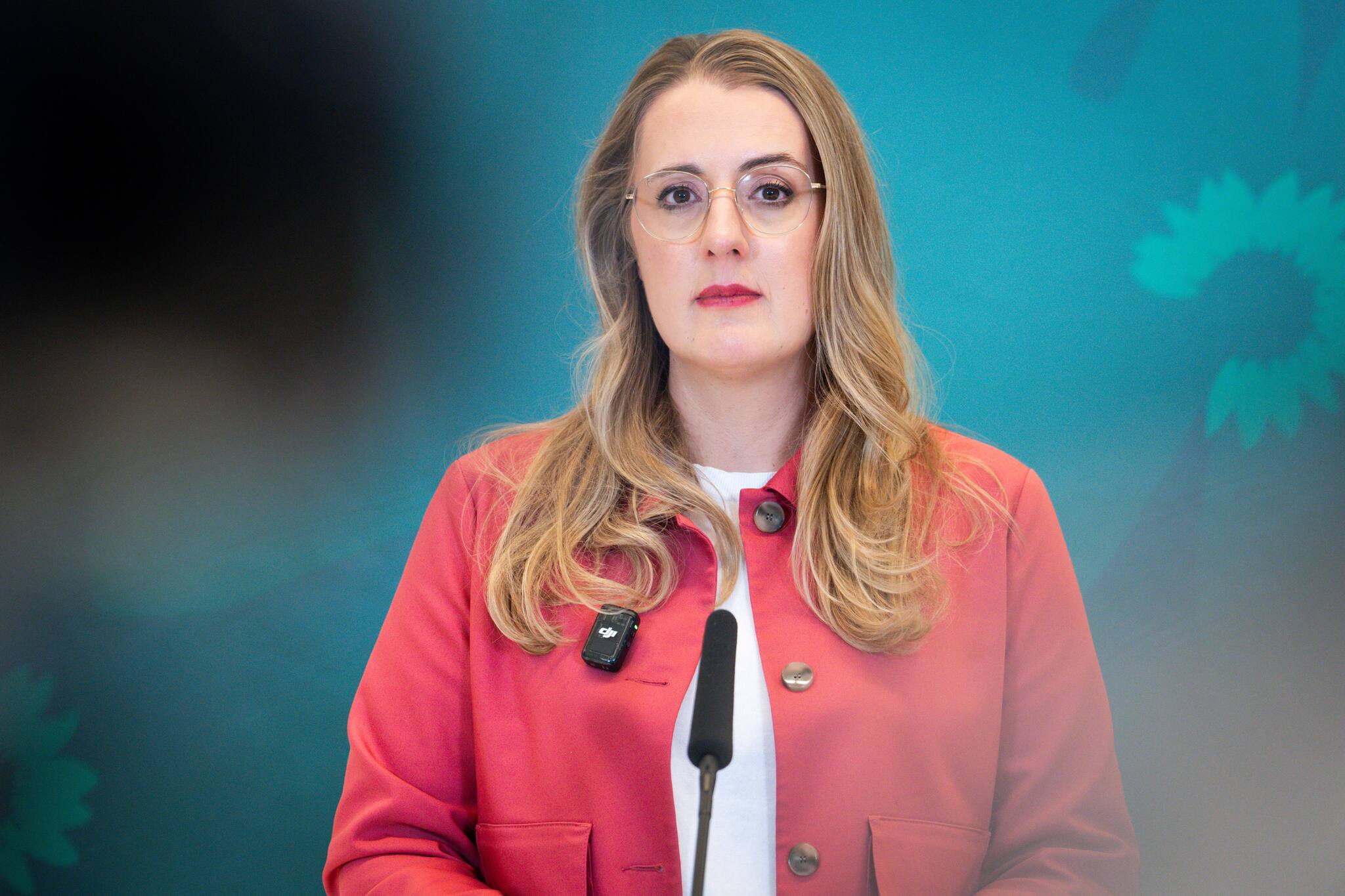 Merz will sich mit einer rechtlichen Bewertung Zeit lassen - SPD und ...