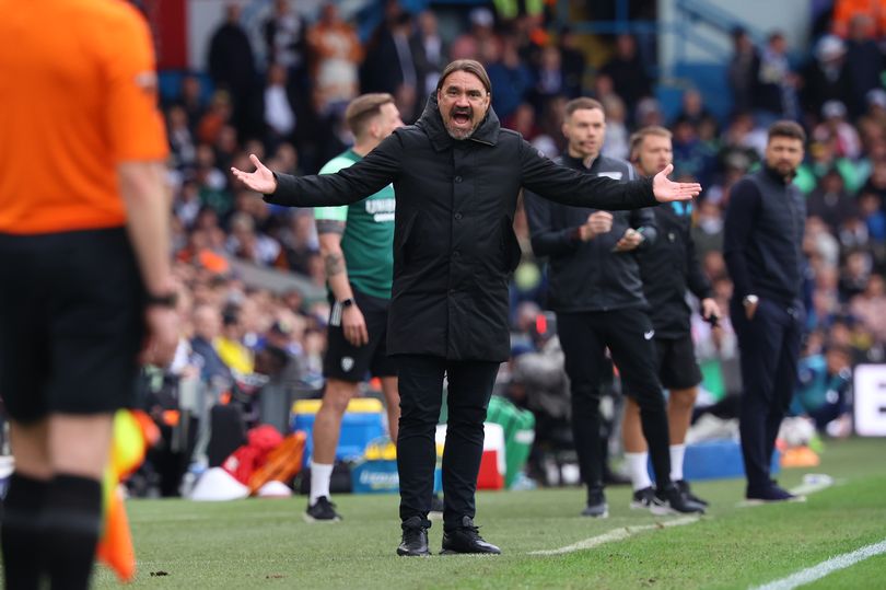 Leeds boss makes angry Manchester United claim ahead of Premier League ...