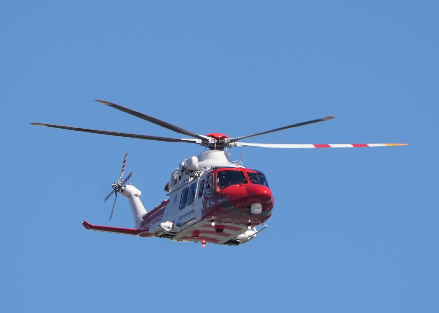 Two dead off East Yorkshire coast 'were trying to save teenage girl'