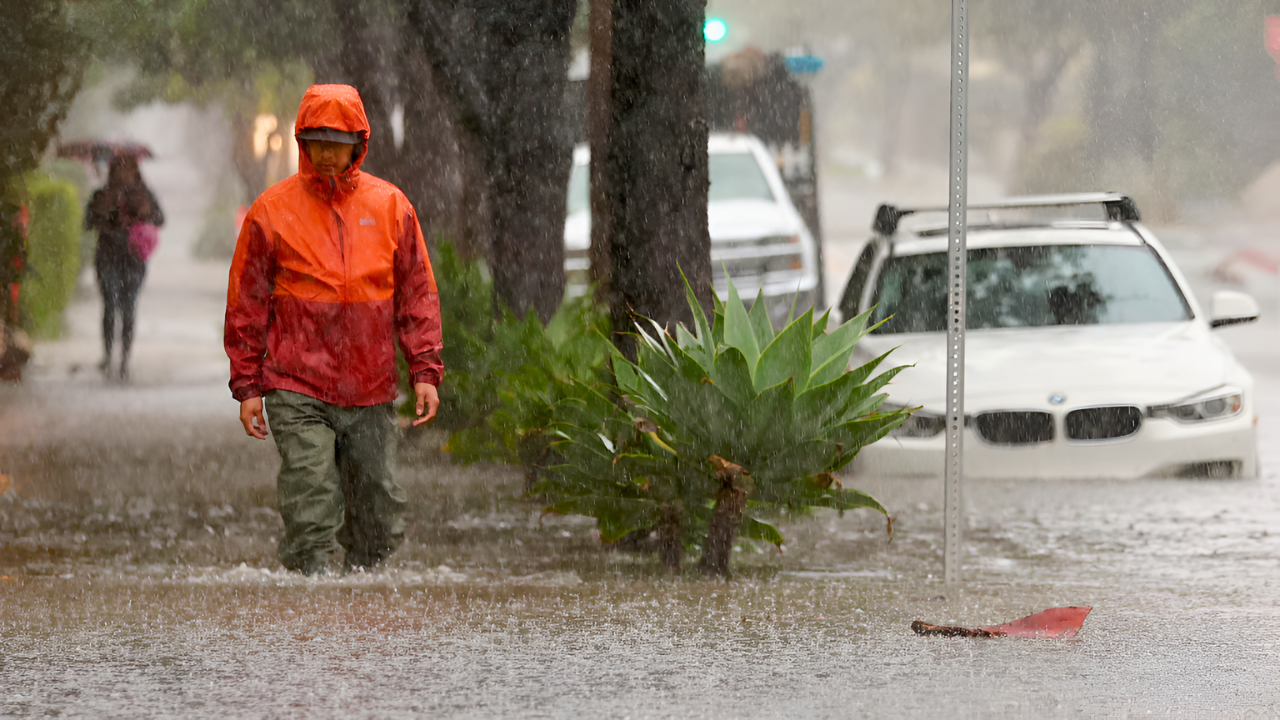 Bomb cyclone brings 70+ mph winds to California before Christmas ...