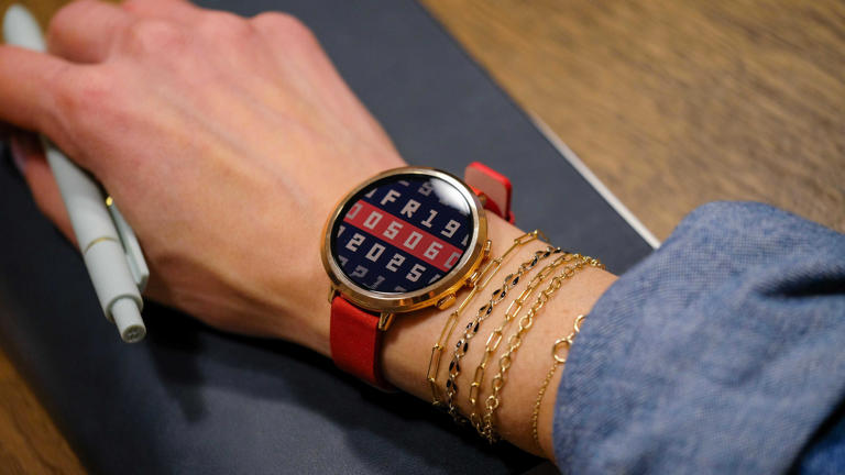 I ditched my Pixel Watch for a Pebble, and I'm never going back