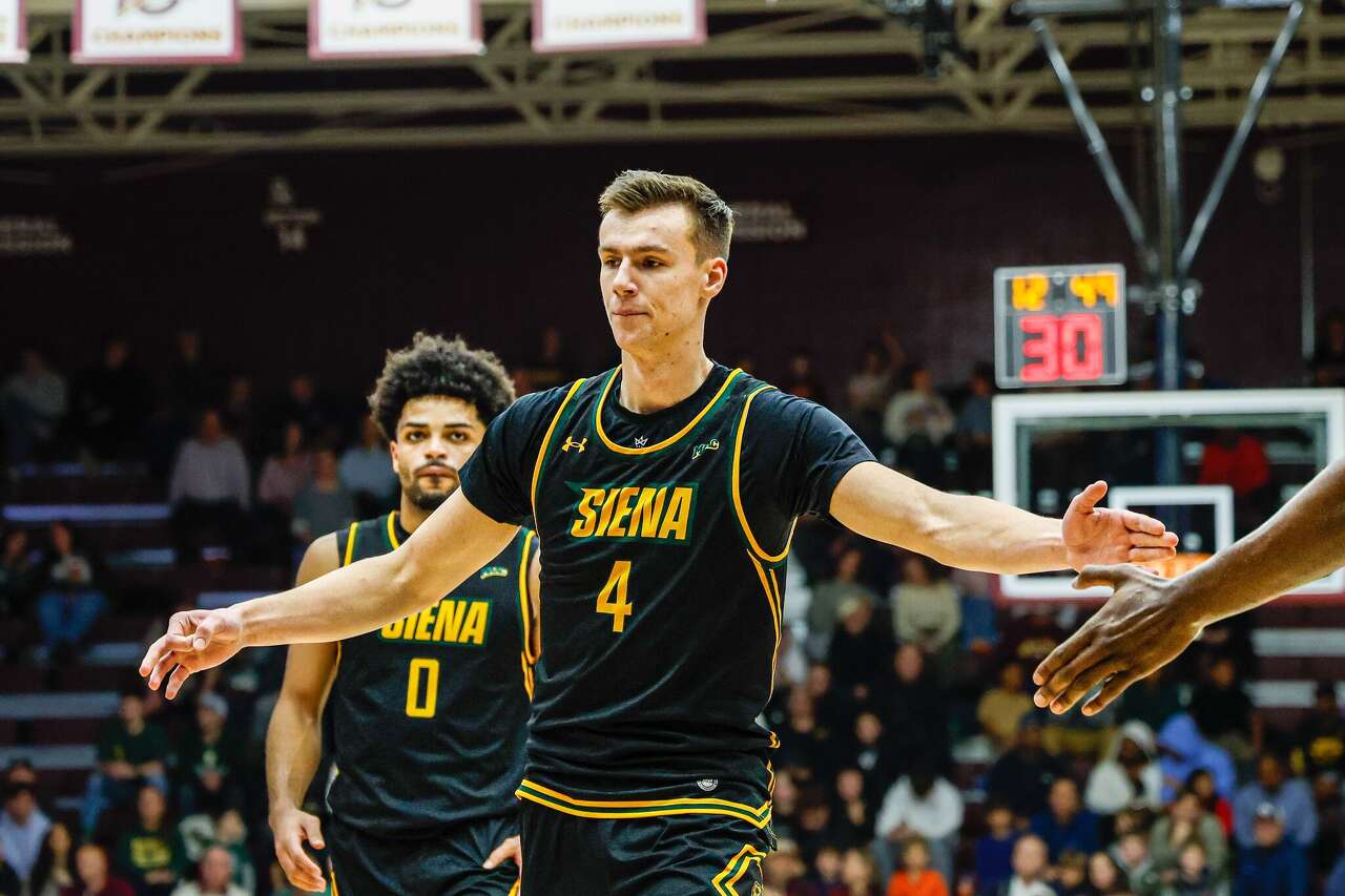 Siena men's basketball rallies but comes up short at Iona