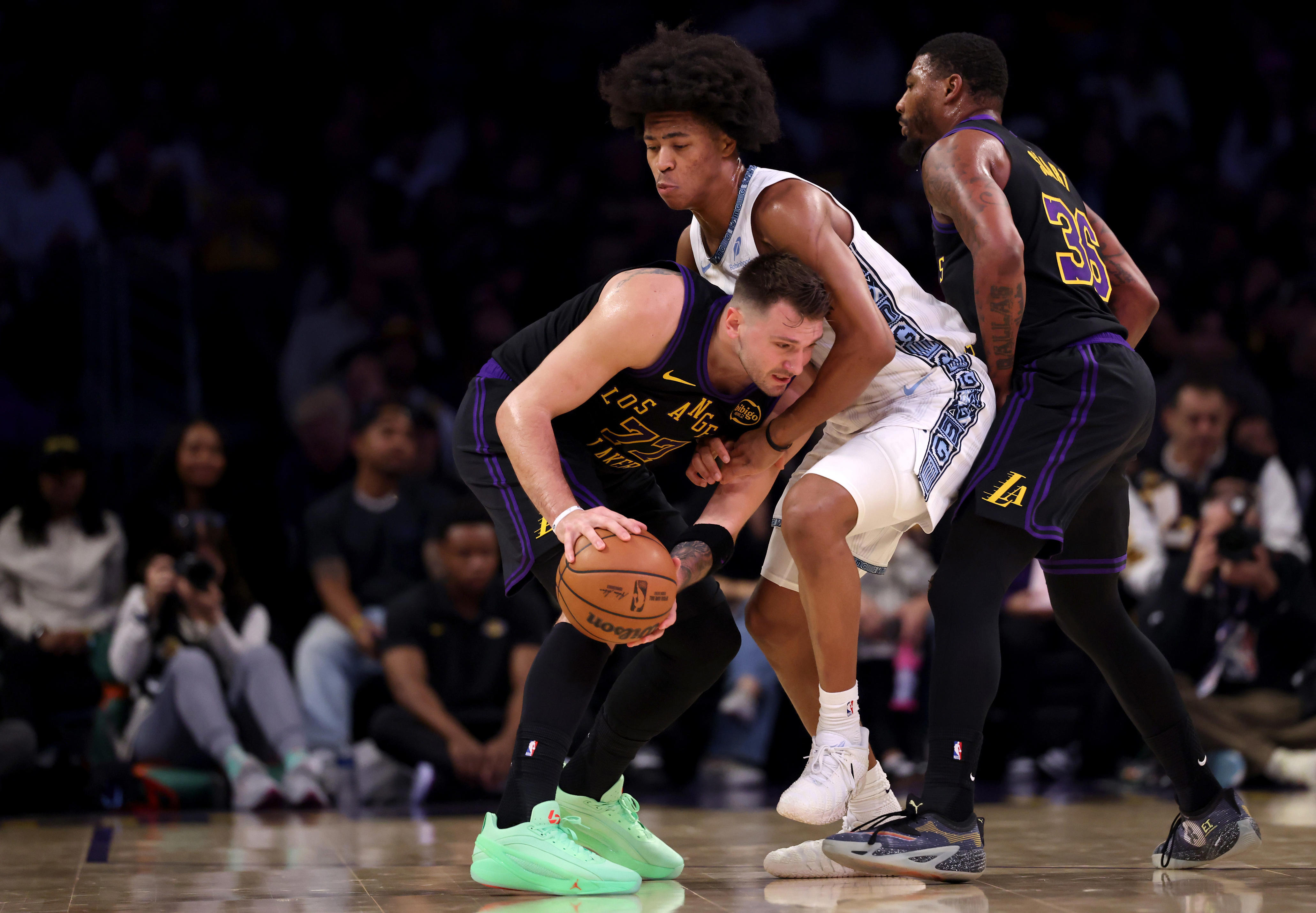 Grizzlies vs Lakers final score: Luka Doncic, LeBron James put Memphis away