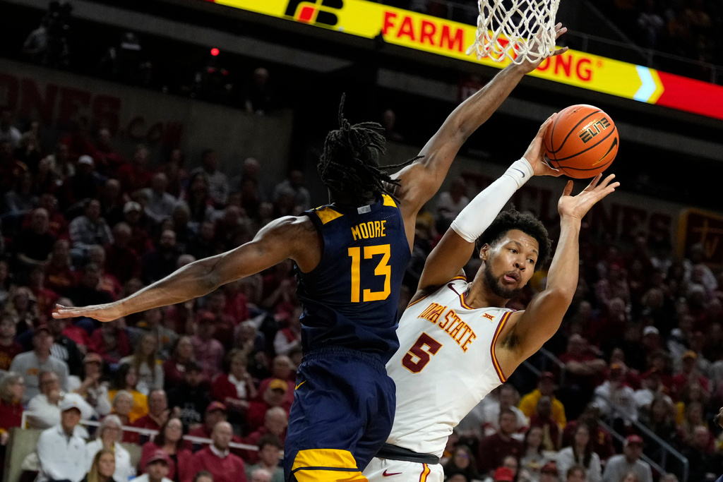 Momcilovic's 8 3-pointers, Jefferson's triple-double lead No. 3 Iowa ...