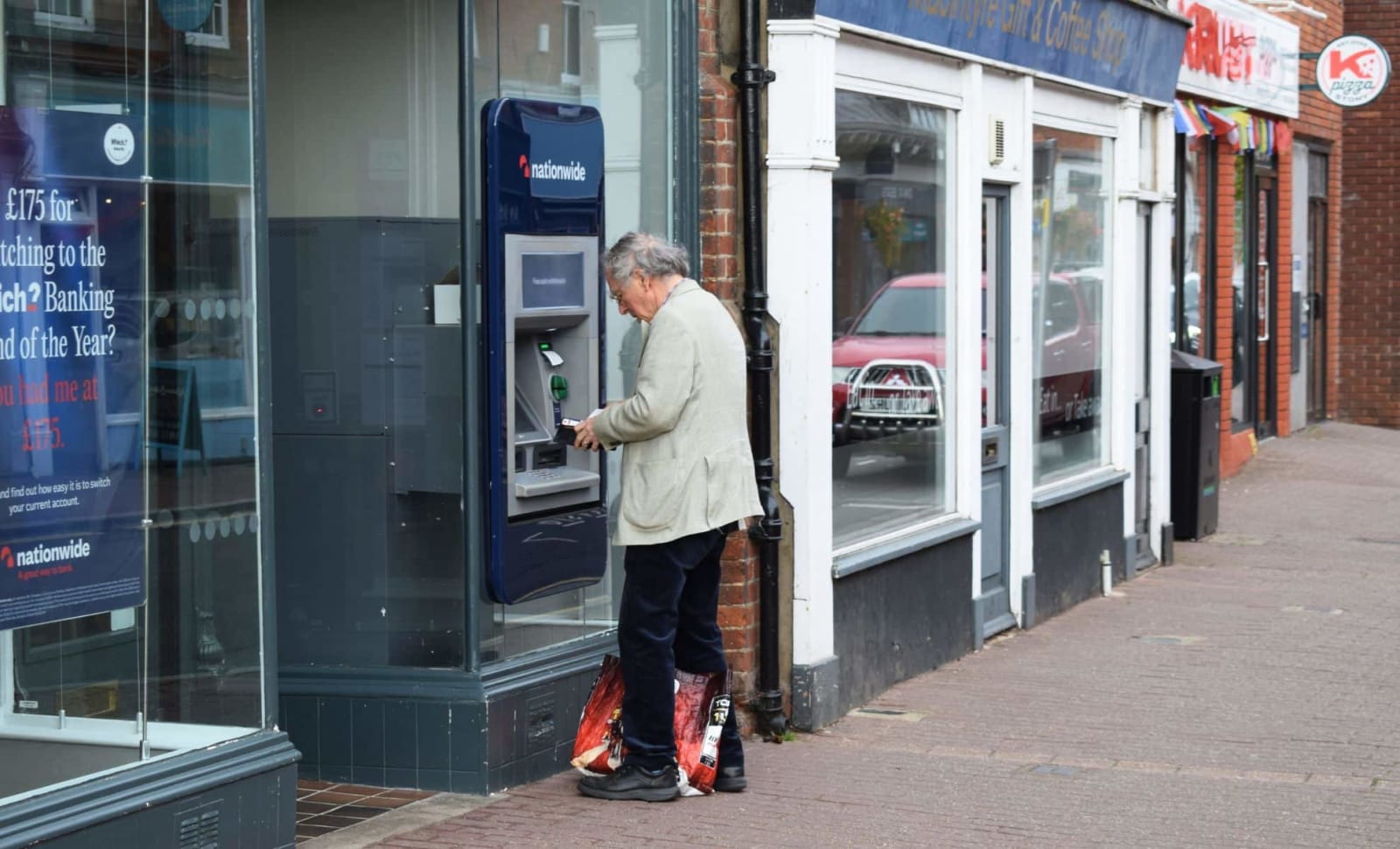 Three banks offer huge switching bonus, are you eligible?