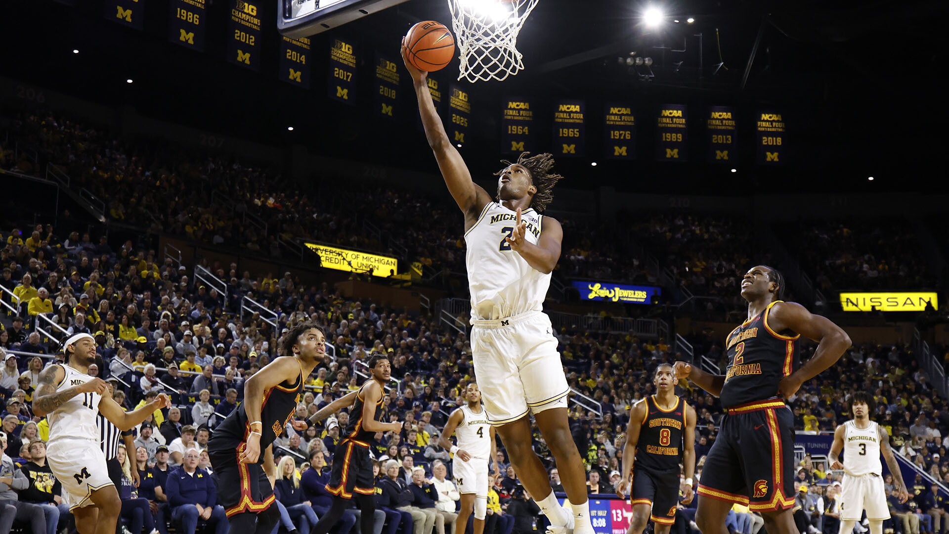 Morez Johnson Jr. scores career-high 29 points in No. 2 Michigan’s 96 ...