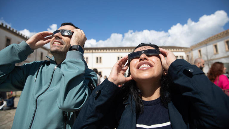 Himmelsspektakel im neuen Jahr: Totale Sonnenfinsternis zieht im August ...