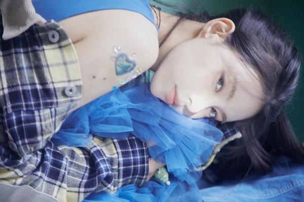 ILLIT member Yoona tapped as the MC of the web variety 'How to Use ...