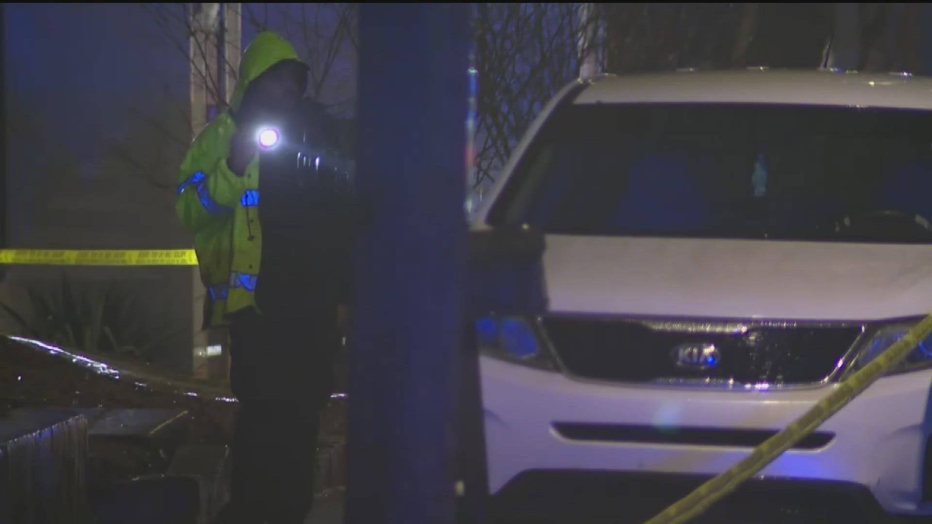 2 hurt in shooting in Atlanta