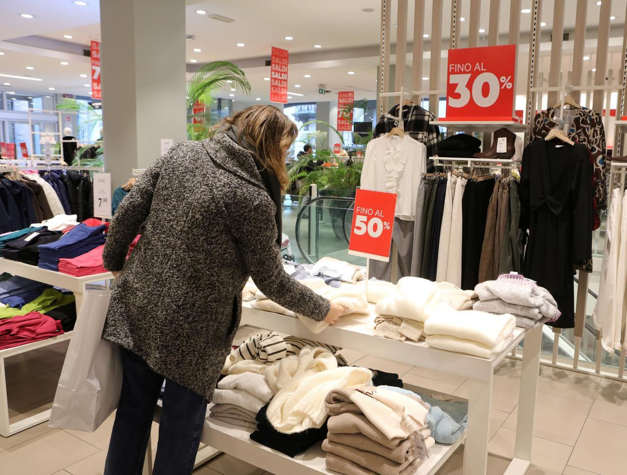 Saldi invernali oggi al via: "Pronti a fare acquisti nove cesenati su ...