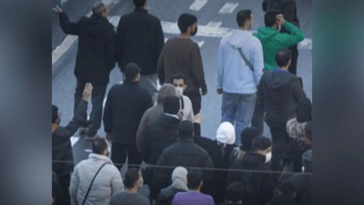 Erstwhile Iranian royal family calls on "security forces to join people ...