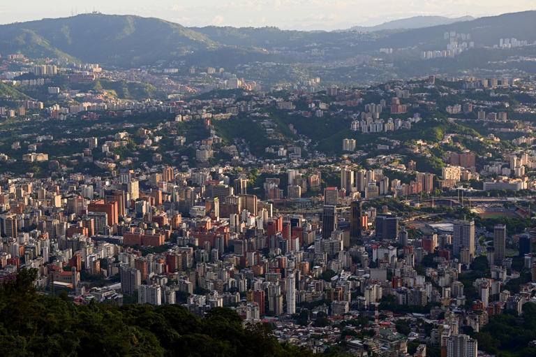 Explosions heard over Venezuelan capital Caracas amid US tensions