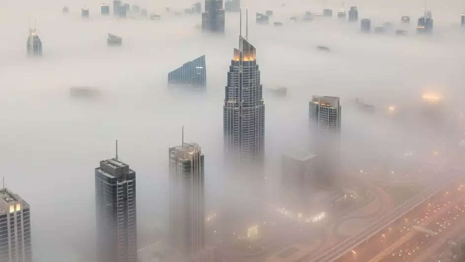 UAE fog alert: Authorities warns of extremely low visibility in Dubai ...