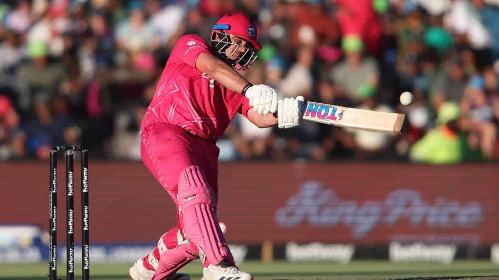 Paarl Royals edge MI Cape Town in thrilling SA20 victory