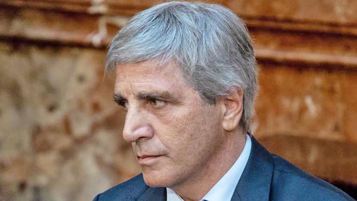 El Gobierno cruzó a los bancos por una ley que no había reglamentado