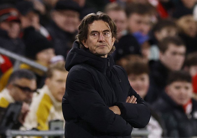 Soccer-Frank finds it 'difficult to enjoy' being Spurs head coach