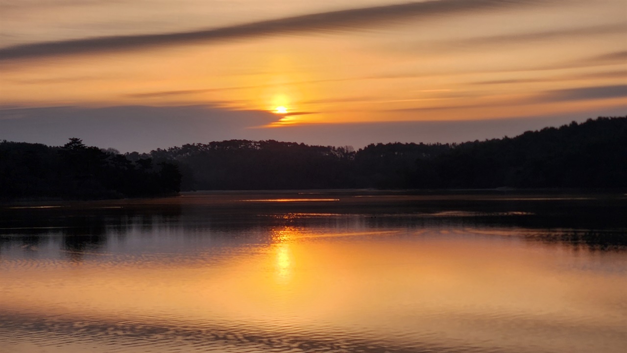 97세와 88세 이웃의 신년 재회, 눈물이 나왔다