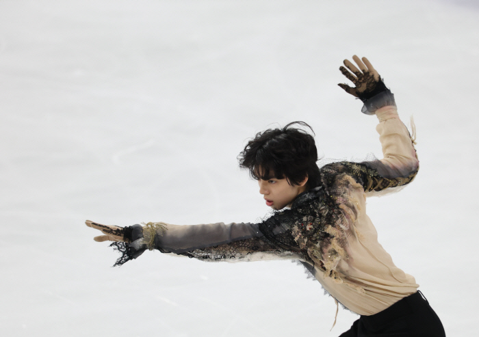 Figure skating Cha Jun-hwan, short No. 1 in the second round of Olympic ...