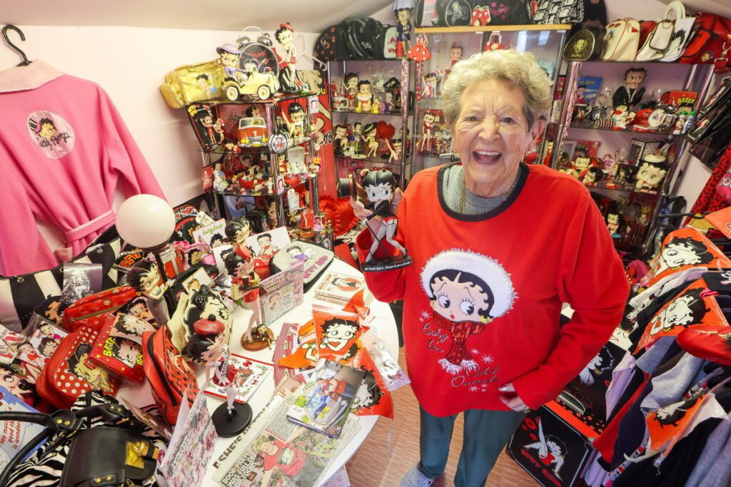Gran nicknamed ‘Betty Boop’ as a girl sells her massive Betty Boop ...